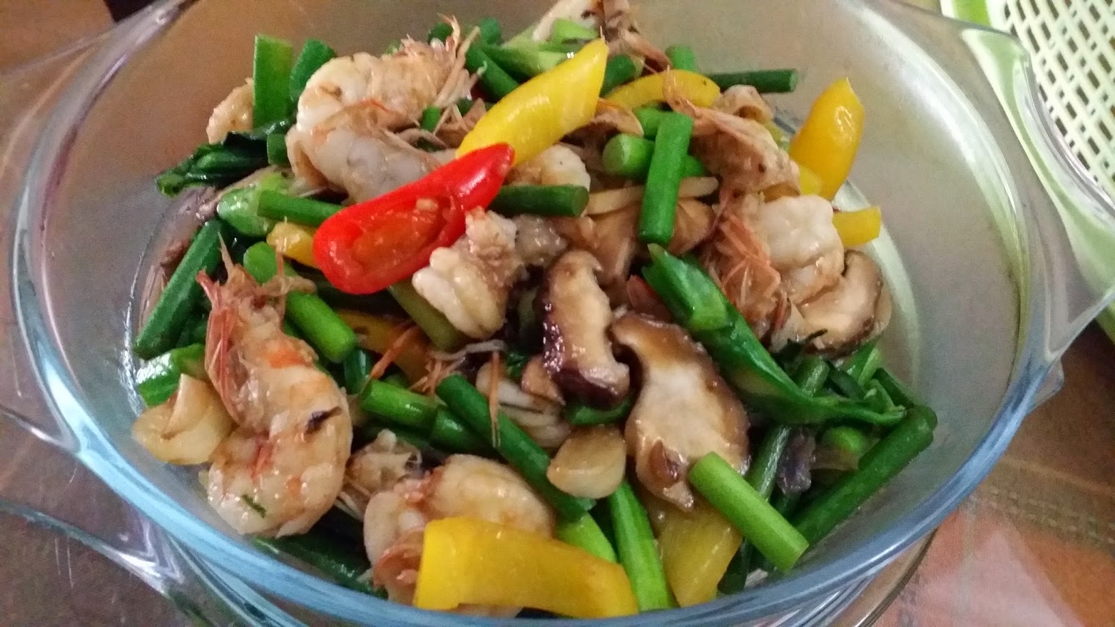 ZULFAZA LOVES COOKING: Sayur tumis cendawan shitake