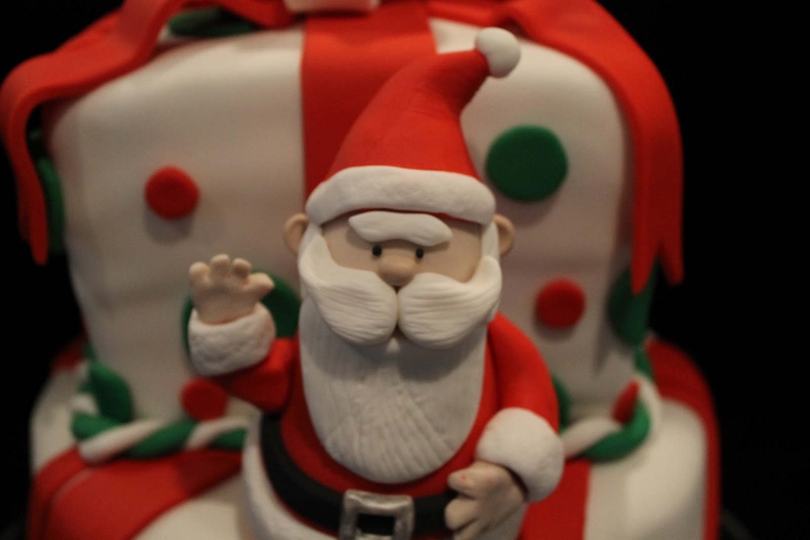 Taryne's Tasty Treats: Santa Cake