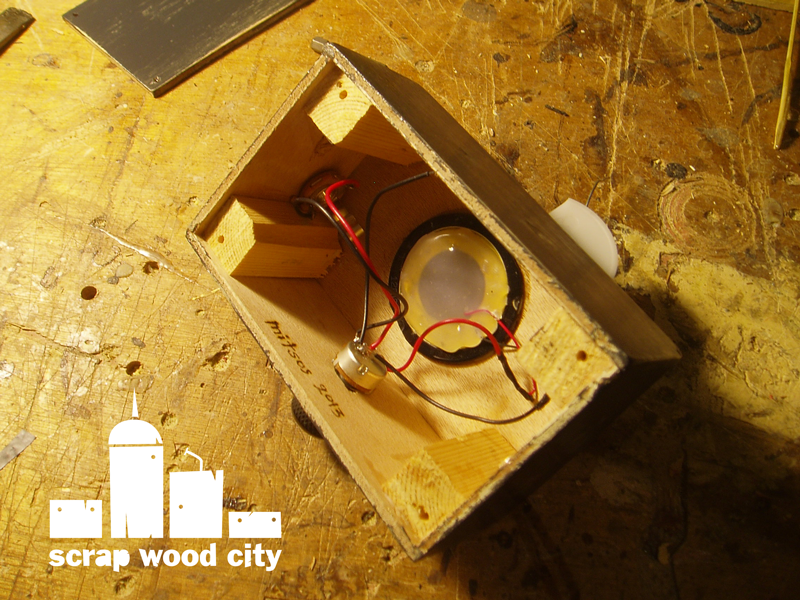 scrap wood city: DIY stomp box blues