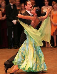 Centro de Dança Baila Comigo: Bolero