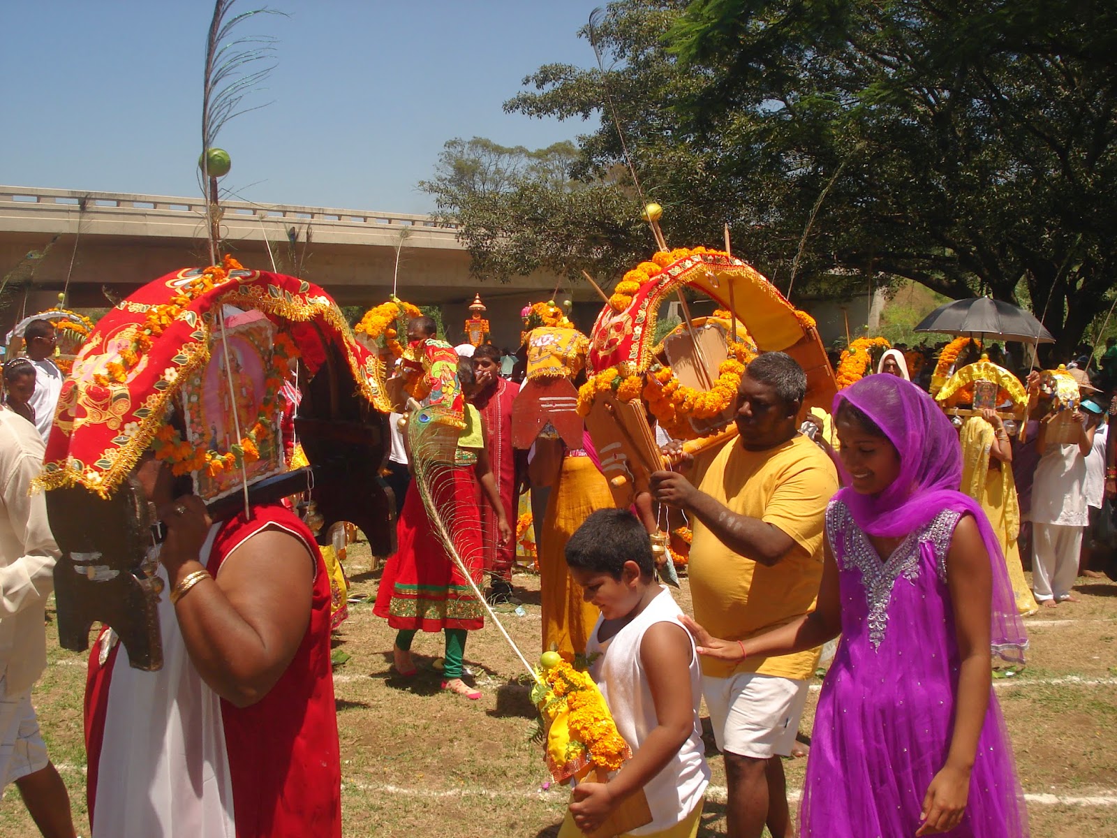 The Subry Govender Column: TENS OF THOUSANDS FLOCK TO KAVADY CEREMONIES ...