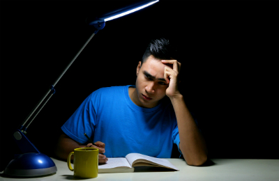 Dampak Sering Begadang Dan Tips Mengurangi Resikonya