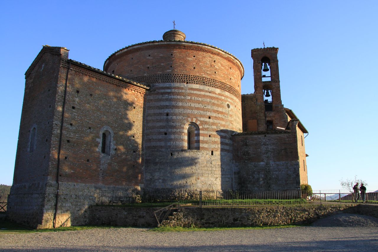 Souvenir di Viaggi...: Cappella di Montesiepi & Abbazia di San Galgano