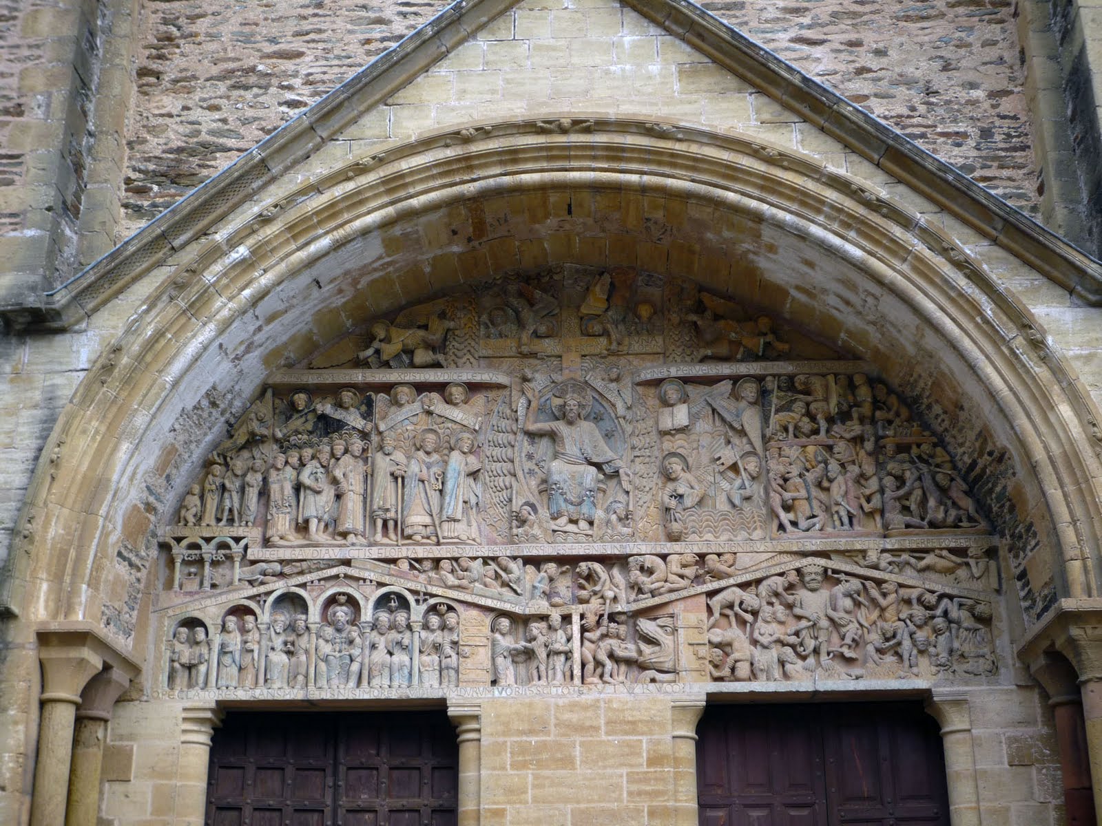 Photo blog: Conques-the church