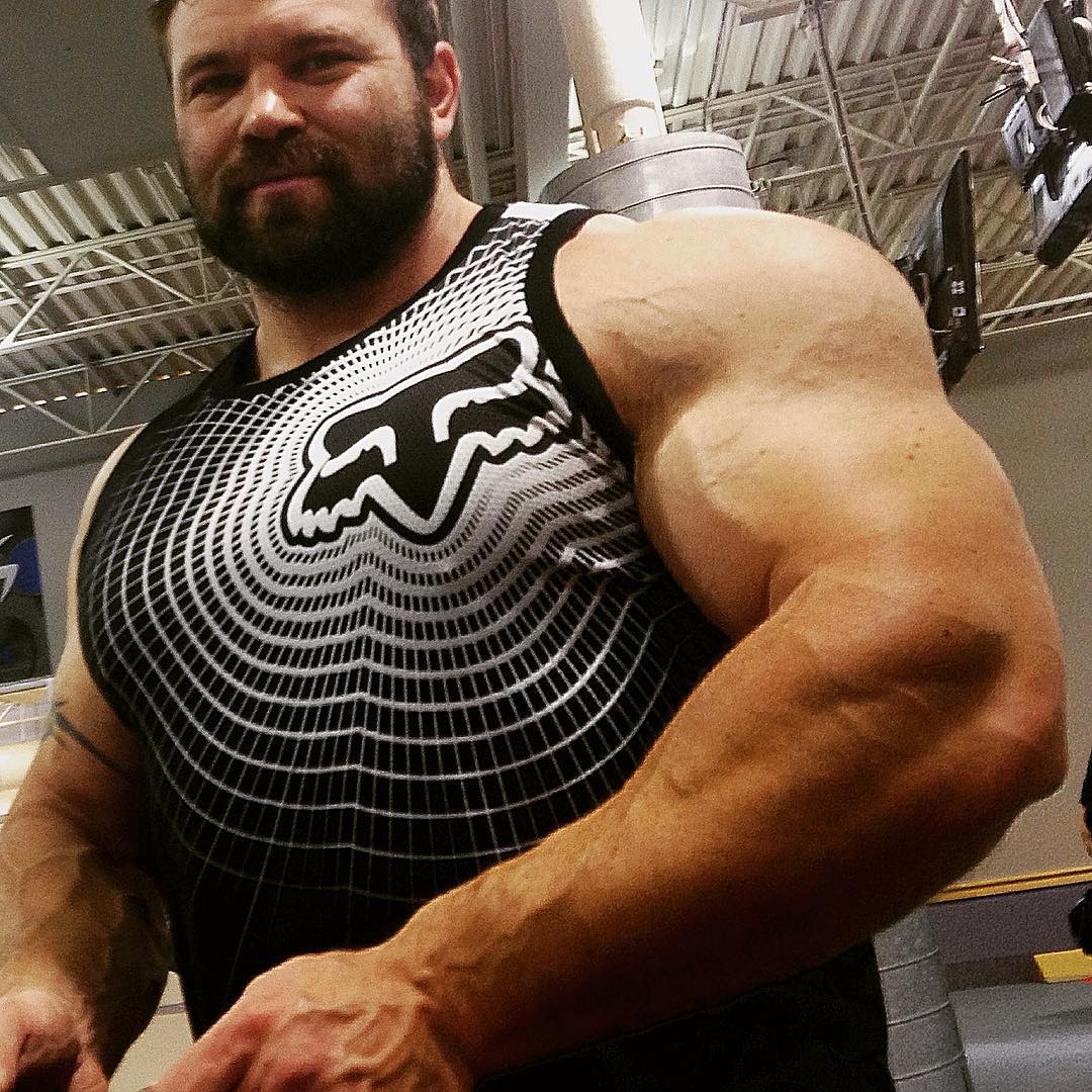 Muscle Lover: Canadian muscle mutant Mike Zylstra