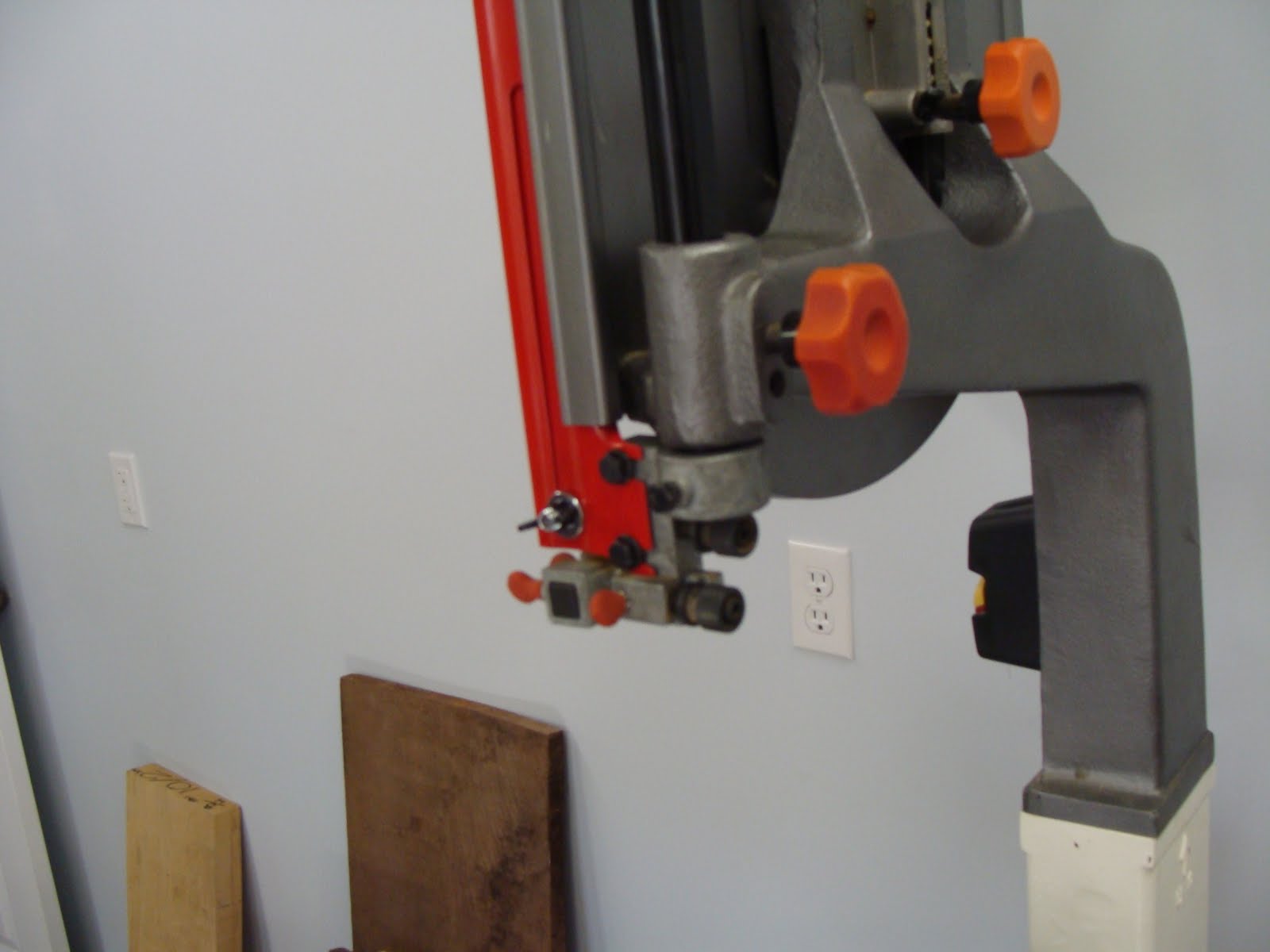 Diy WoodWorker: Installing a Riser Block to a 14" Bandsaw