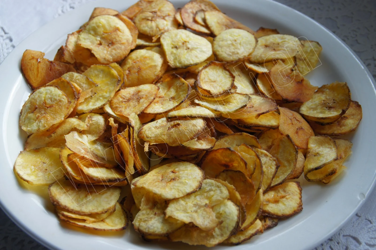 Viki 's Kitchen: Homemade plantain chips