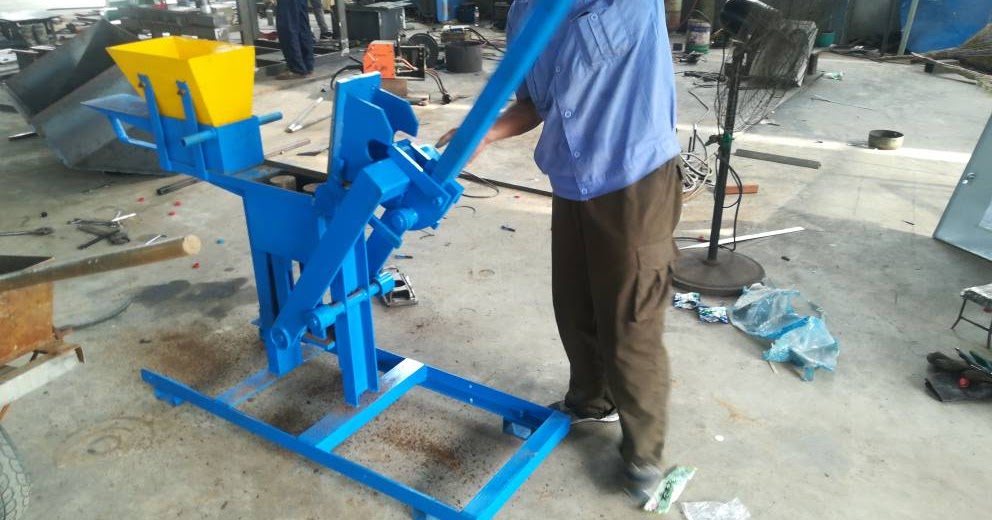 MASHINE ZA KUFYATULIA TOFALI KUTOKA CHINA