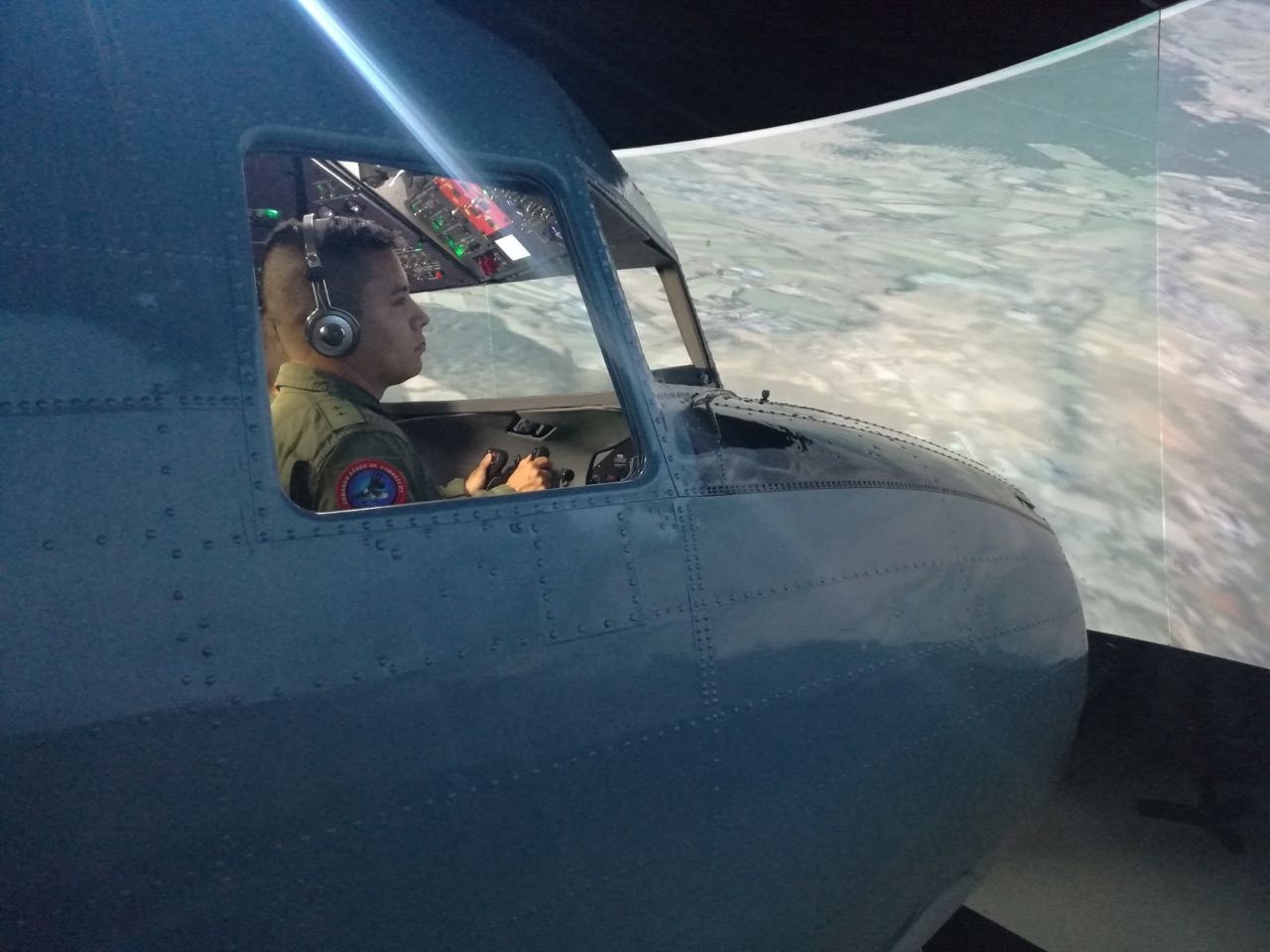 Fuerza Aérea Colombiana adquiere simulador de aviones AC-47T Fantasma ...