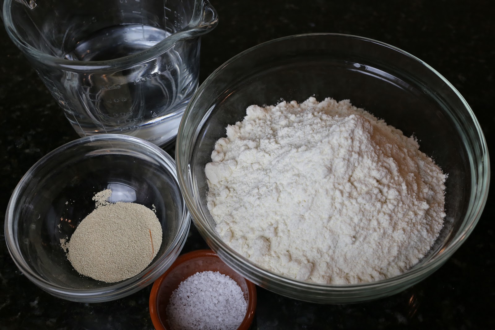 Recetas fáciles de cocina para cocinillas: Pan casero tradicional