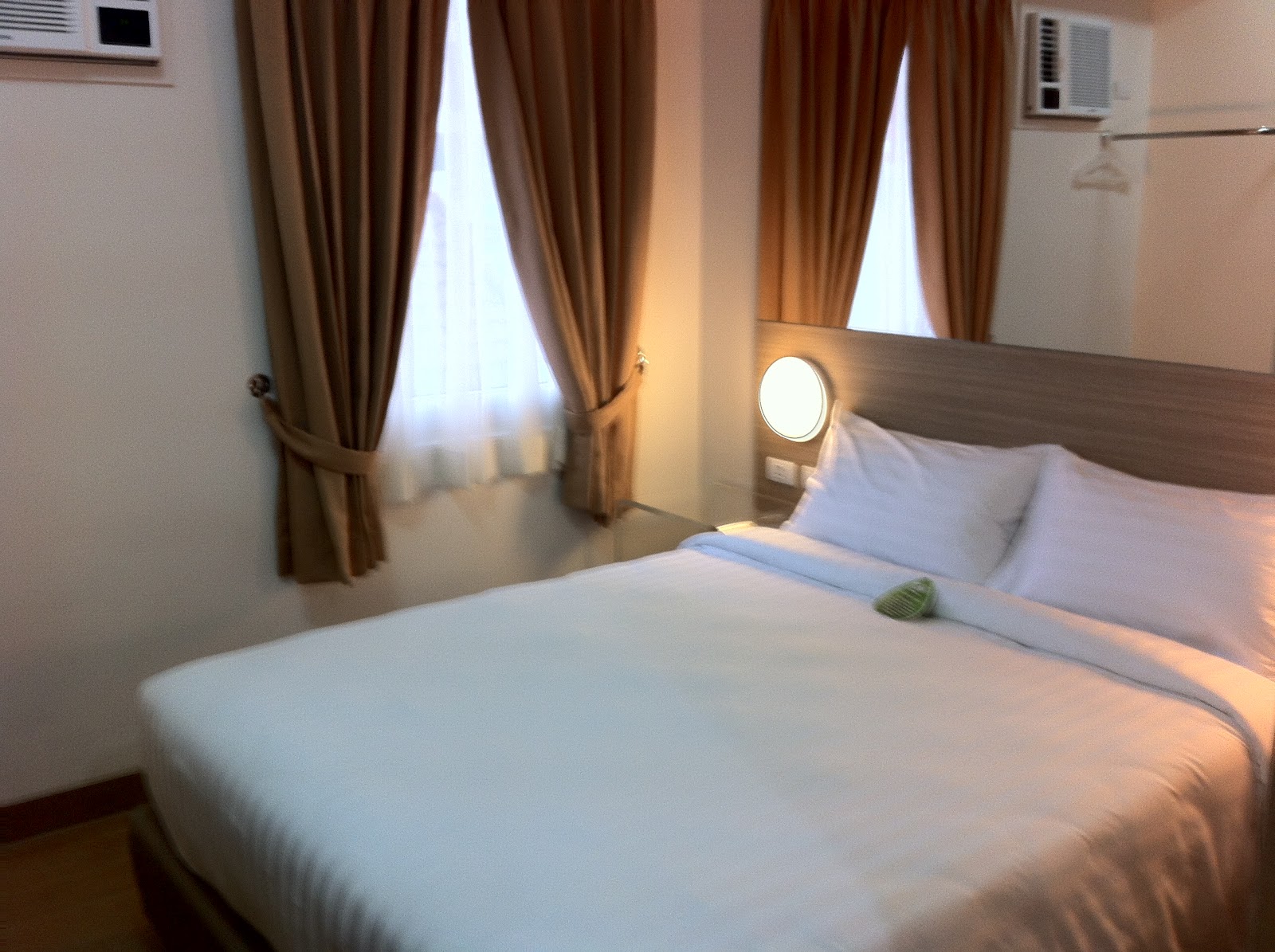 pusang maganda: staycation at tune hotels makati