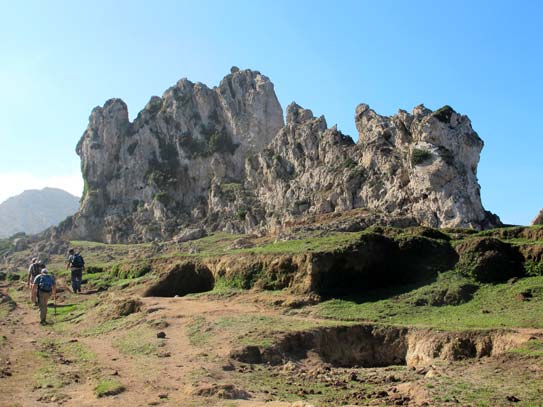 SENDERISMO EN EL RIF/RANDONNÉES DANS LE RIF: DHAR HAJAR Y FAHS LEMHAR ...