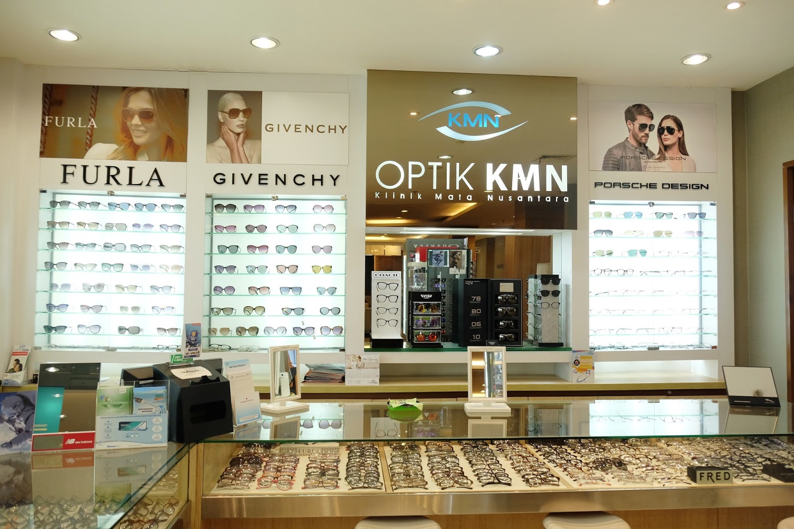 Tips Memilih Kacamata Sesuai Kebutuhan - Lisna Dwi - A Productive Mom ...