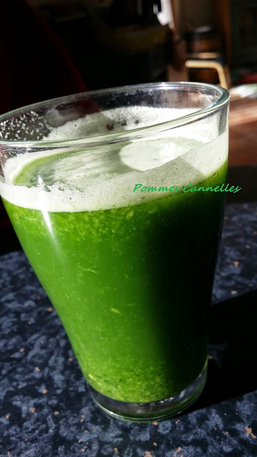 Pommes Cannelles: Jus vert à l'extracteur Jazz Max