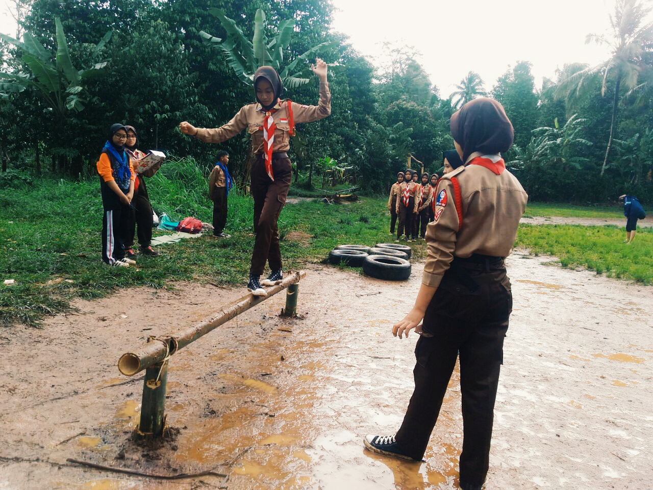 Halang Rintang dalam kegiatan Hiking Rally WJS V