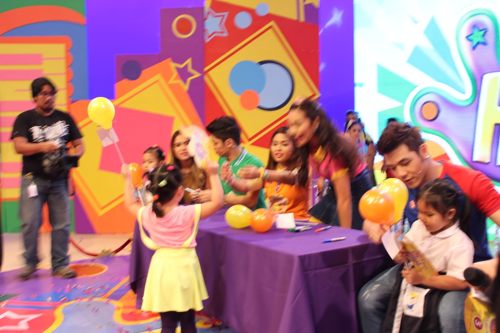 Mom's World of Arts and Happiness: Here's How to Meet and Greet HI5 ...