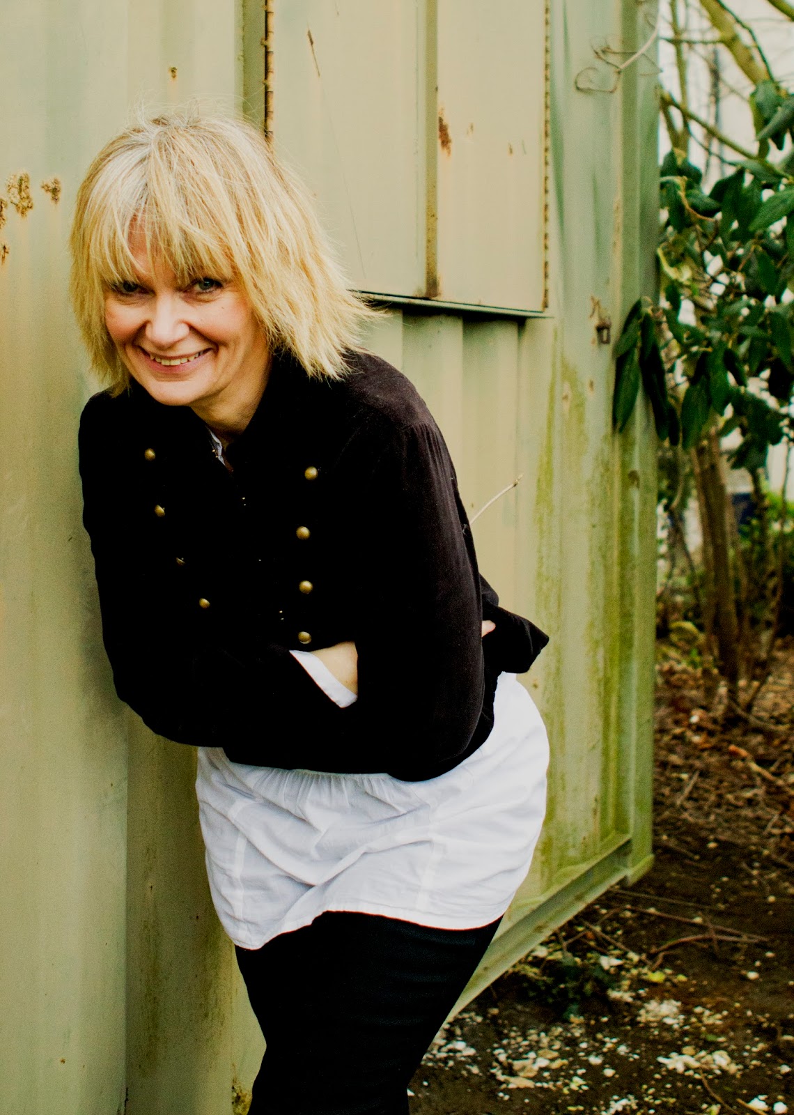 Shaz's Book Blog: Debut Spotlight: Jane Lambert