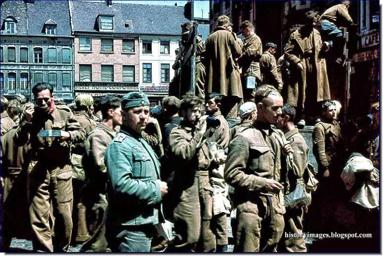 HISTORY IN IMAGES: Pictures Of War, History , WW2: Striking Second ...