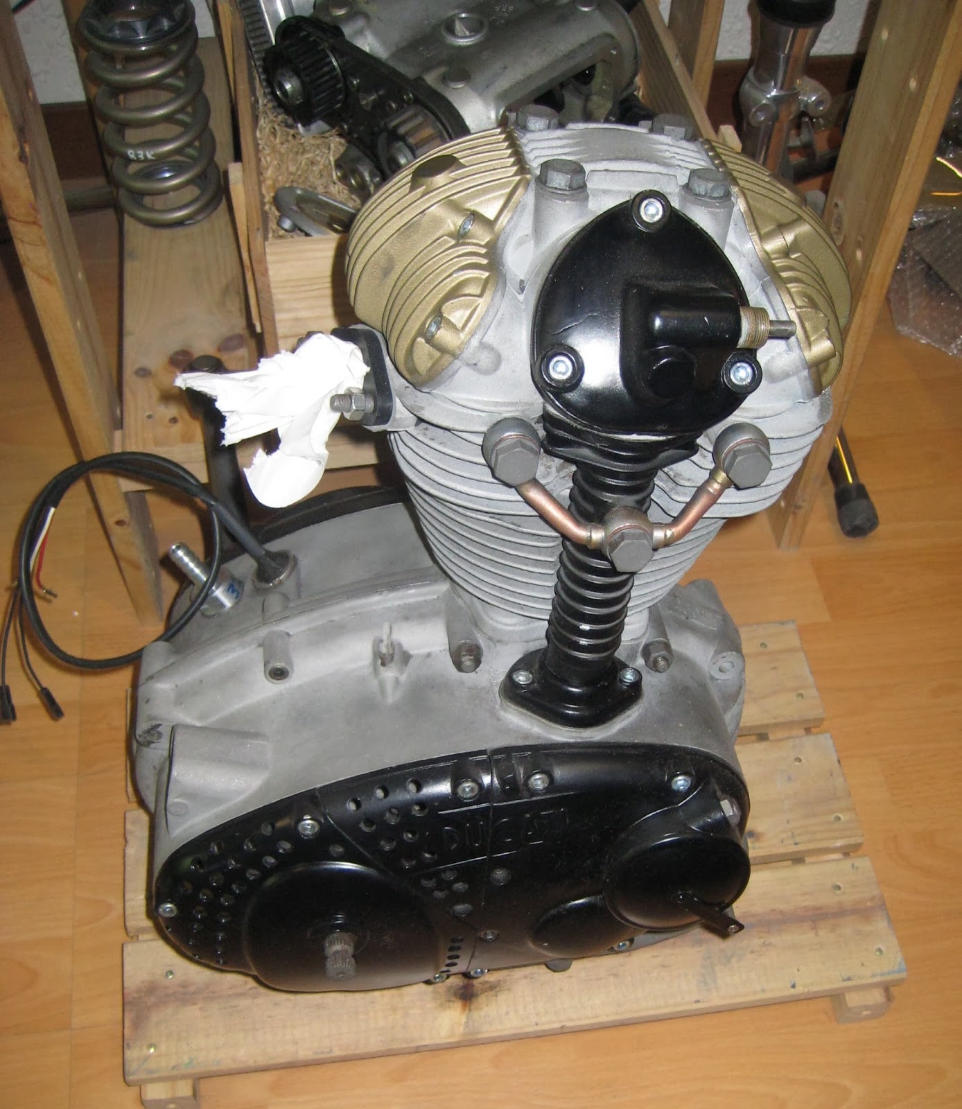 Radical Ducati S.L.: Making of CARALLO SPORT (2009)