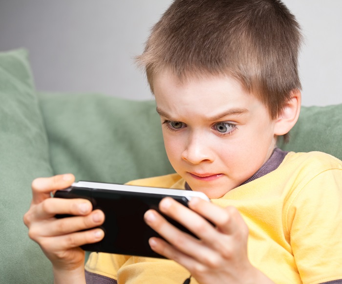 5 Signs That You Are Addicted To Mobile Gaming | Tekkaus® | Malaysia ...