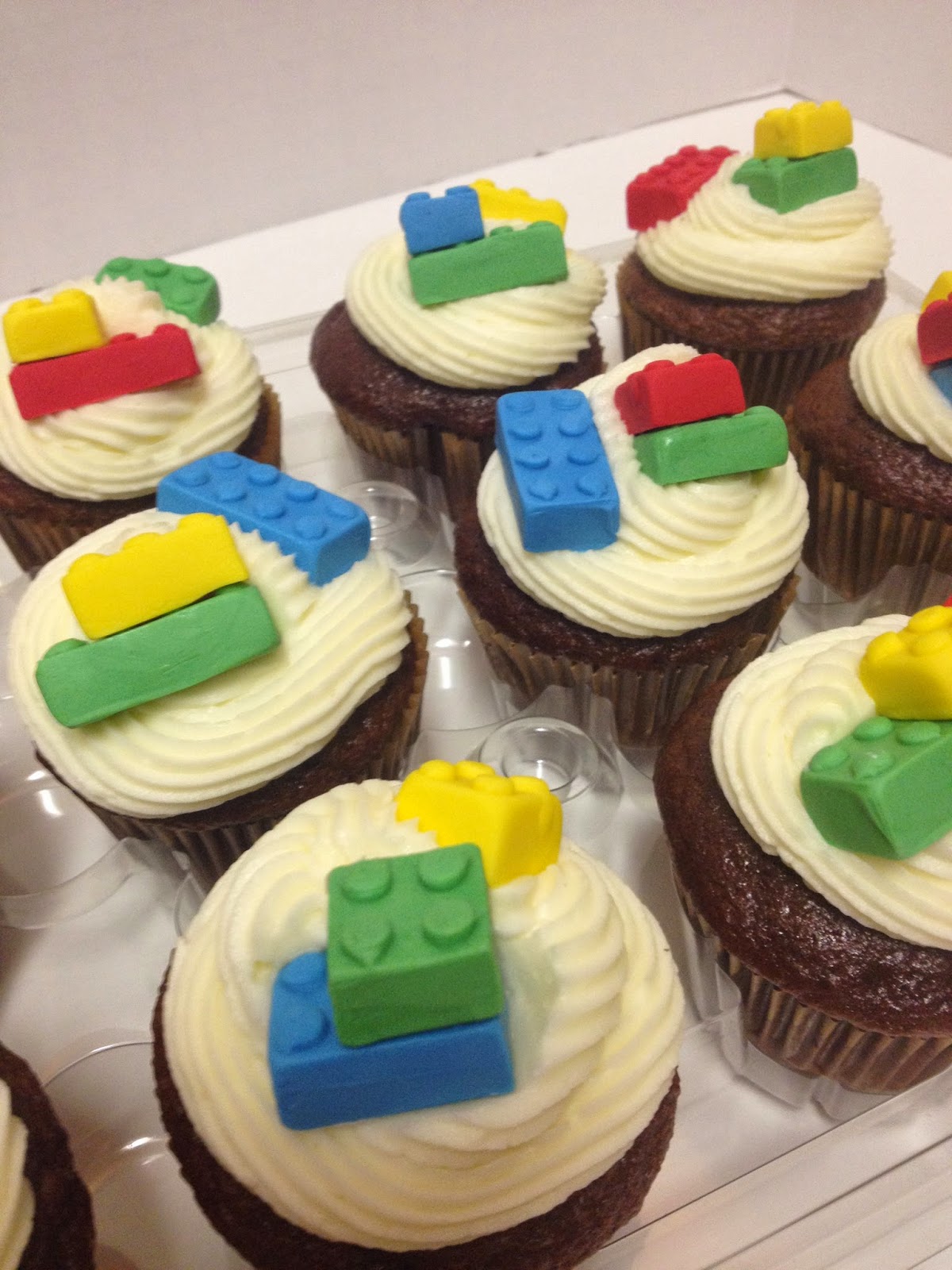 i heart cakes: Lego cupcakes