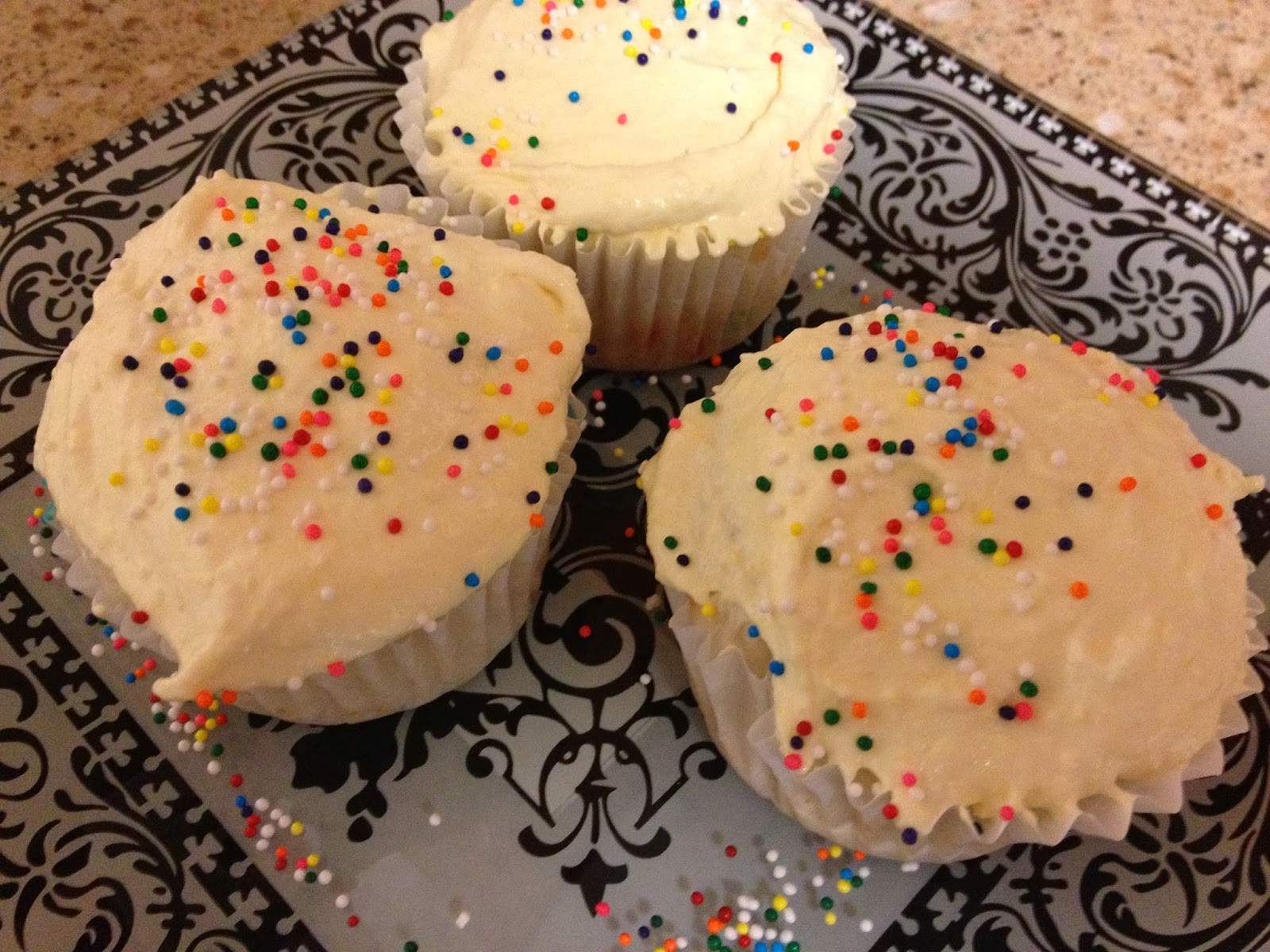 Janie... from Scratch: Skinny Funfetti Cupcakes