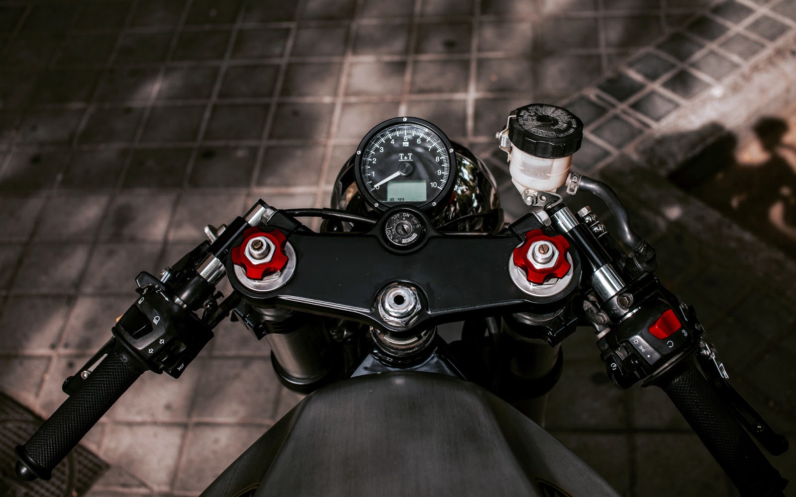 Grey Flash - Inazuma café racer