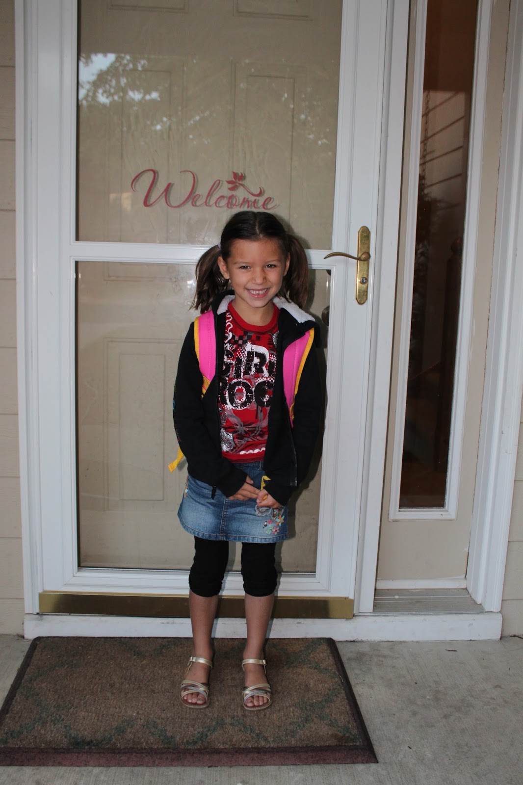 McNeilly Family Blog: Kaitlyn's First day of 1st Grade