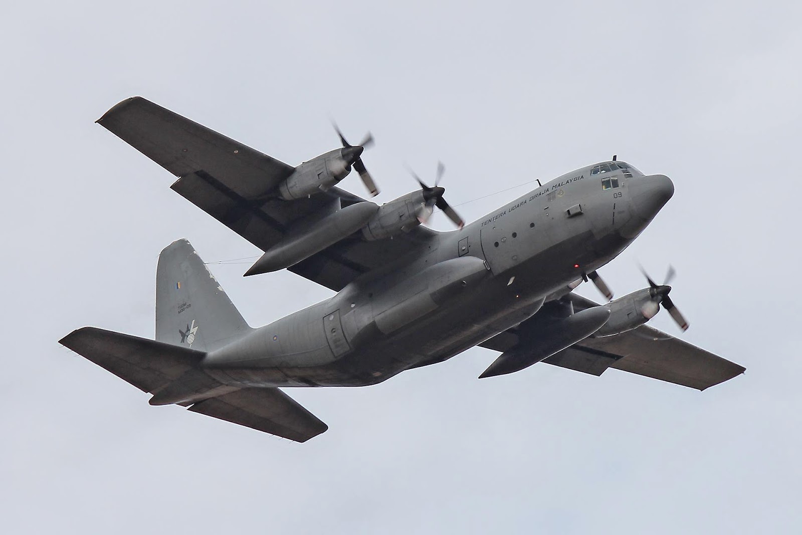 Perth Airport Spotter's Blog: Royal Malaysia Air Force C-130s departing ...