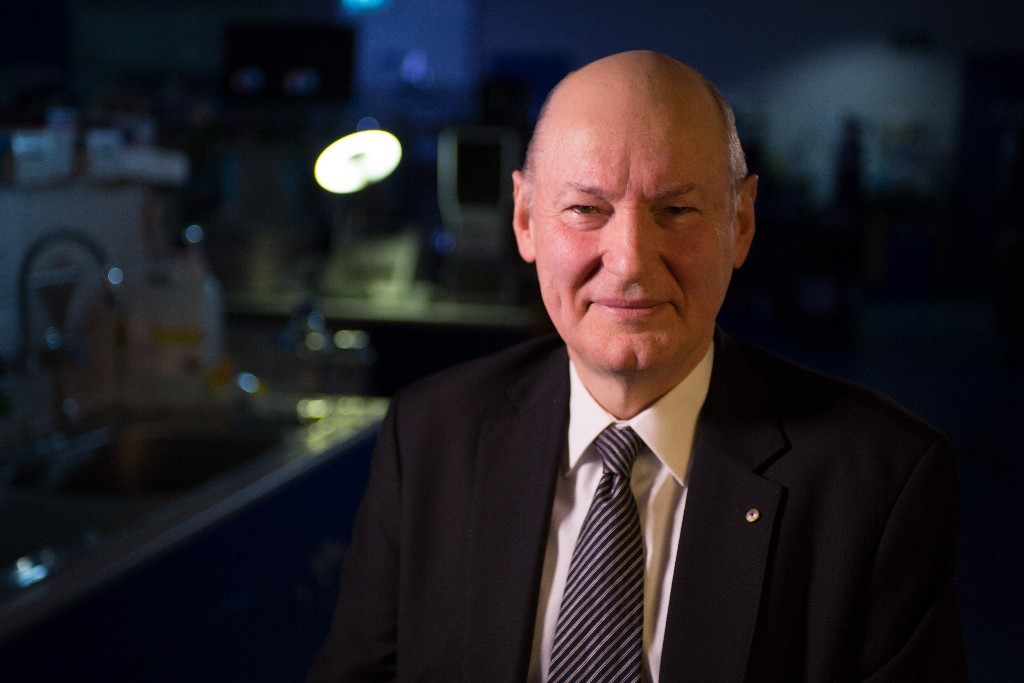 ADAVB Inc. Blog: Eric Reynolds awarded Prime Minister's Prize for ...