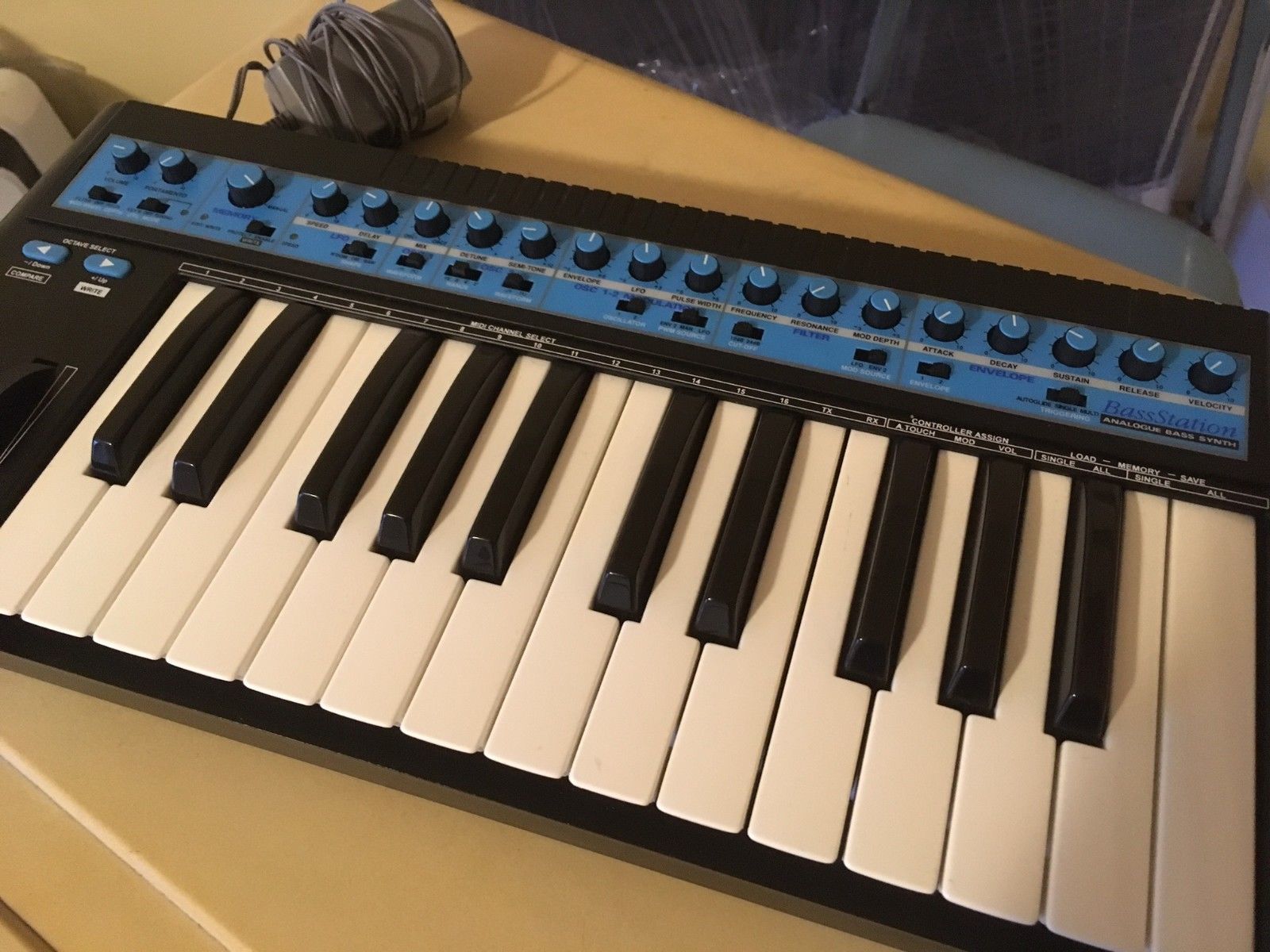 MATRIXSYNTH: Novation Bass Station Keyboard
