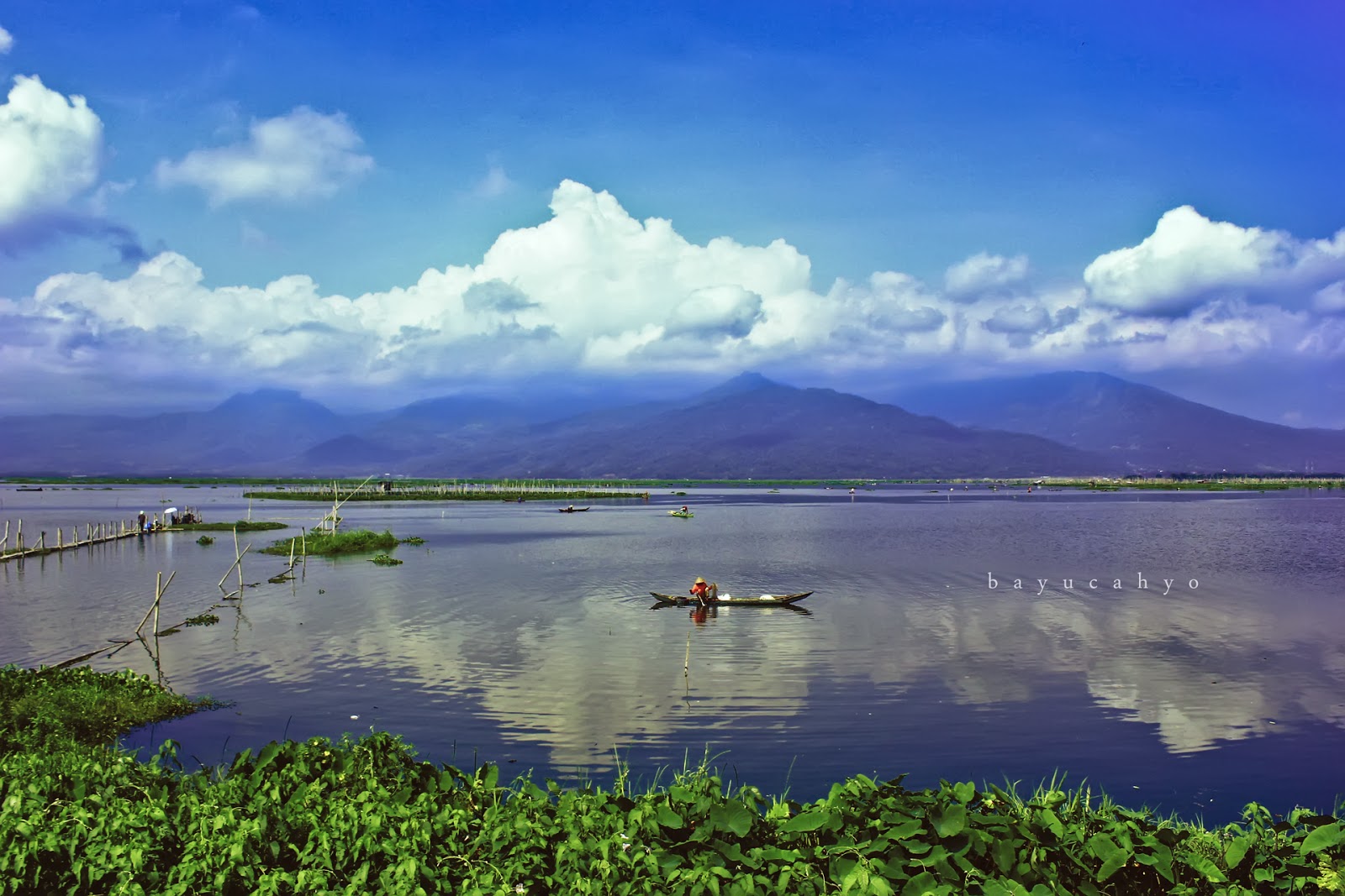 >> Wisata Rawa Pening, Menikmati Hamparan Luas Danau dan Alam yang ...