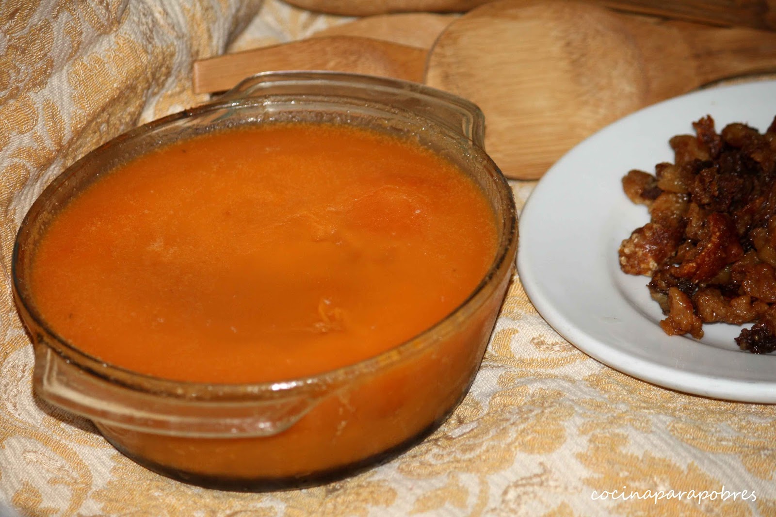 Chicharrones y manteca colorá, receta paso a paso