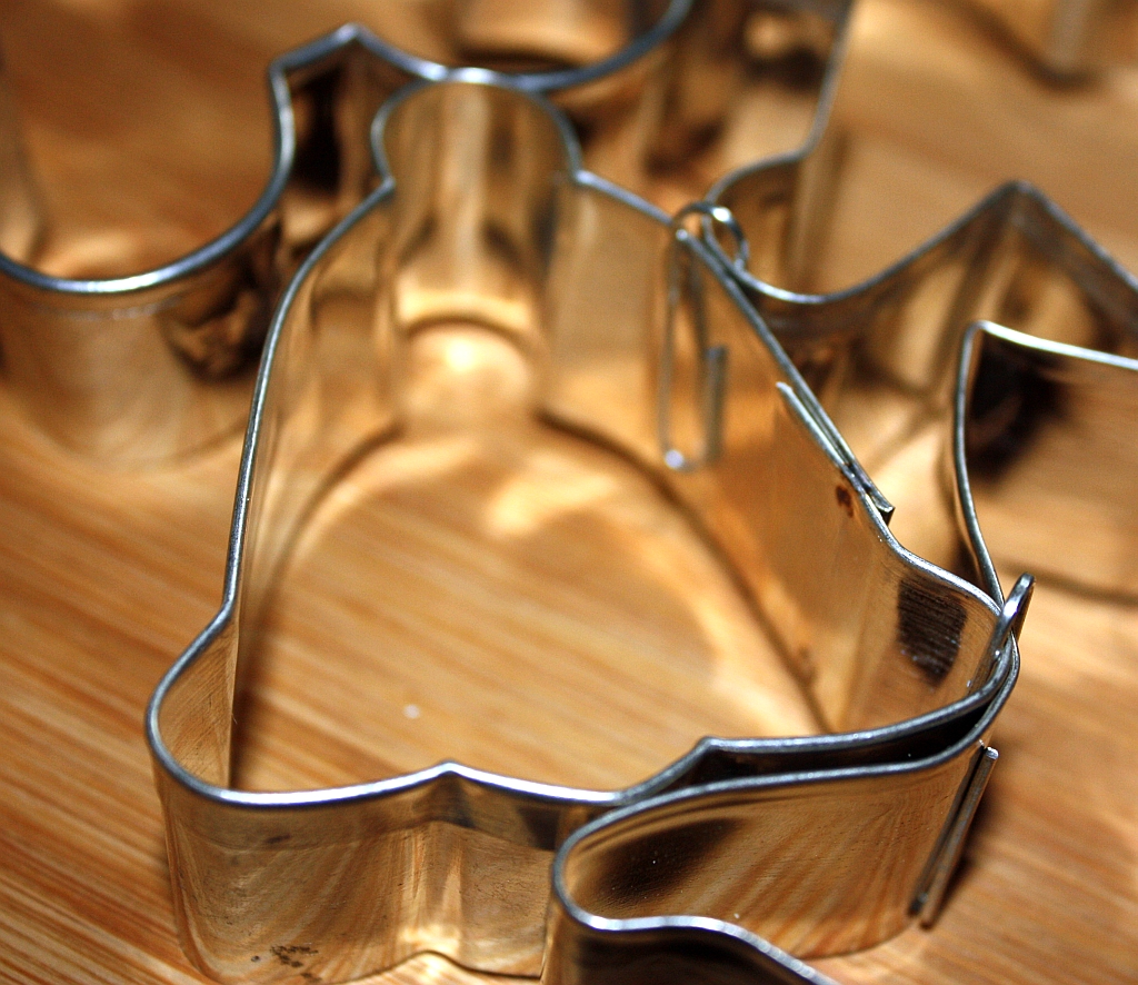 Frugal Frolic: DIY: Cookie Cutter Holiday Tree