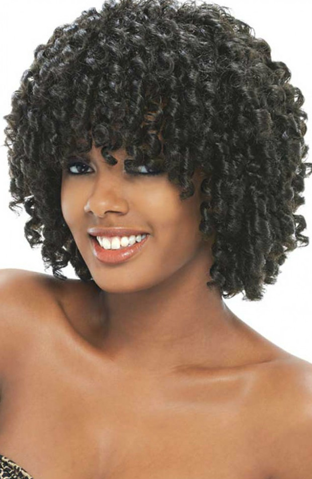 Pelo corto con rizos para morenas 2017