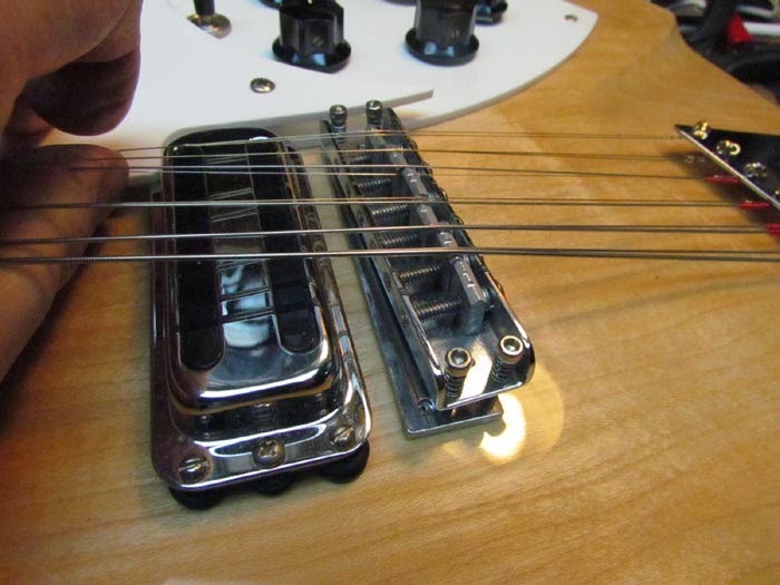 12-Saddle Bridge for Rickenbacker 360/12C63 Crawls Backward (When Alarmed)