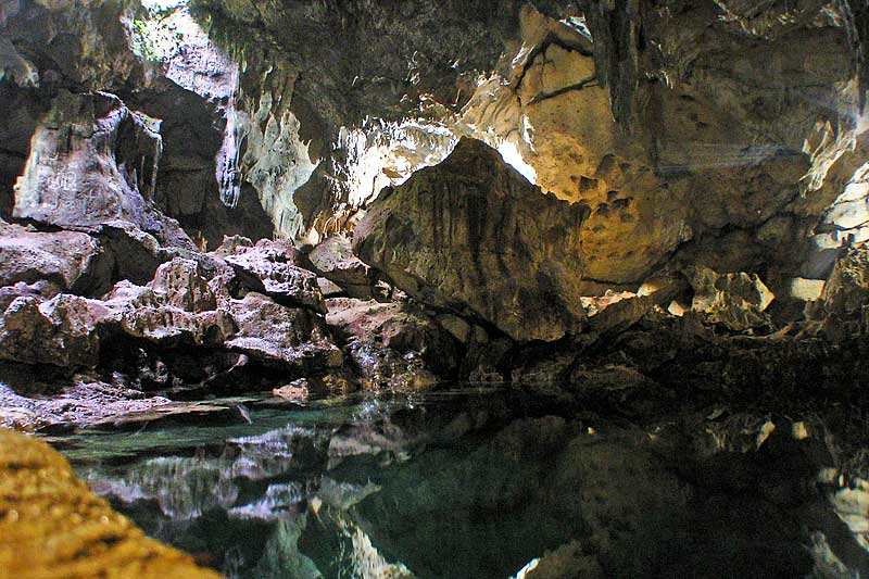 travel and leisure: Hinagdanan Cave (Bohol, Philippines)