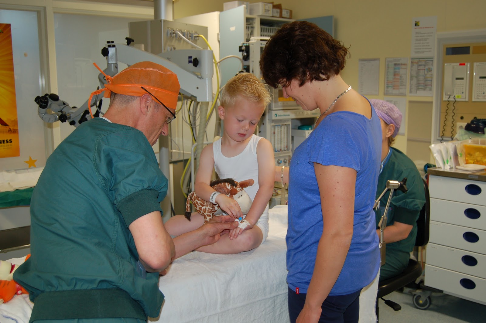 Noëmi: De operatie van Yael: amandelen