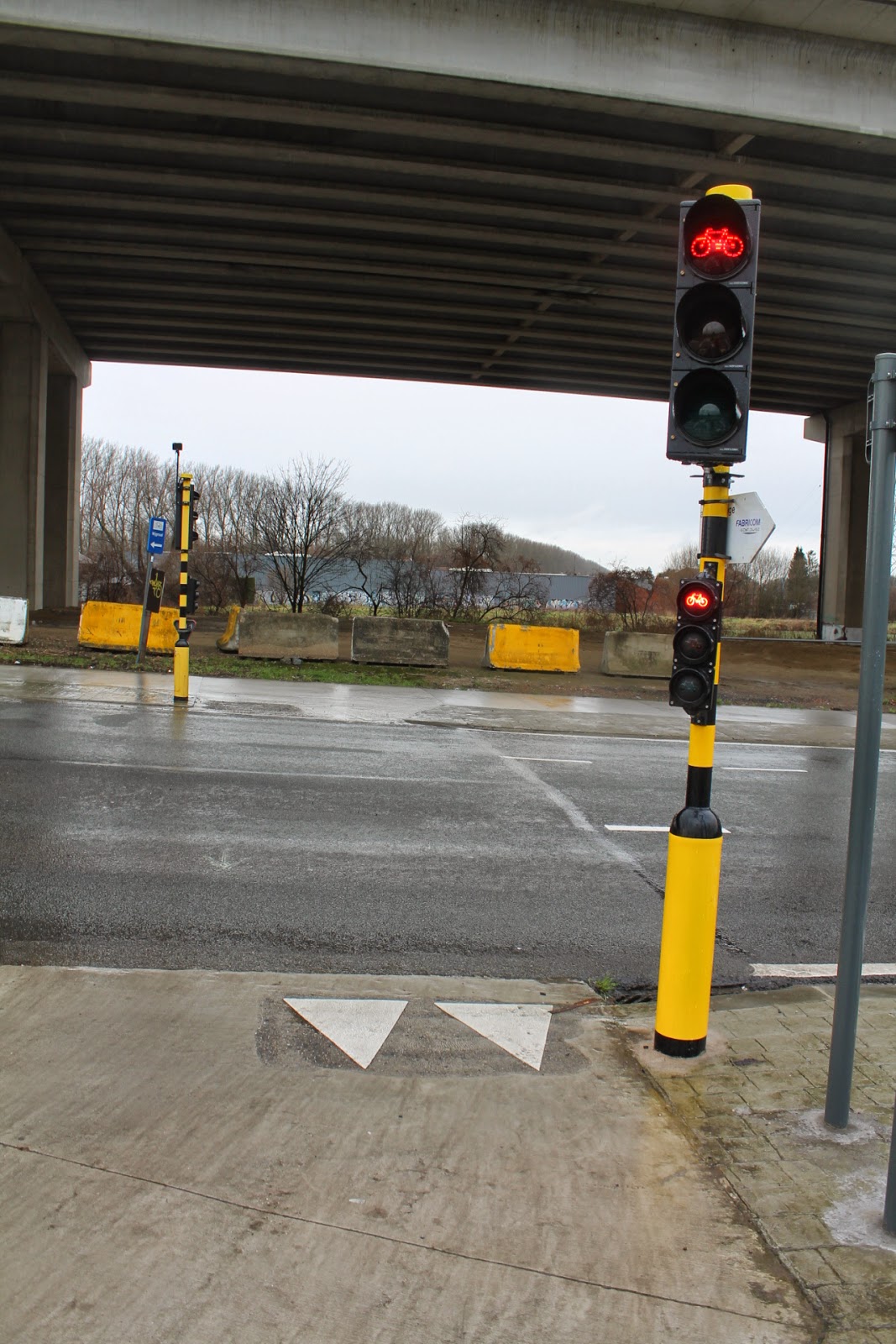 Eindeloze Omwentelingen: Reglementair: haaientanden