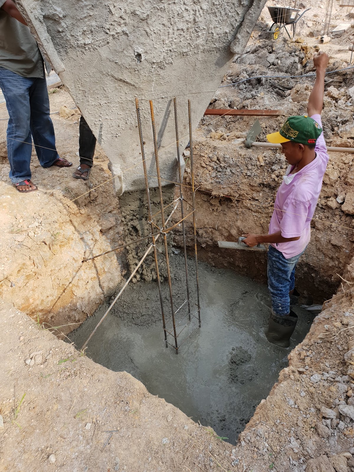 Pengalaman Membina Banglo Sendiri: Konkrit Footing dan Kambus Lubang