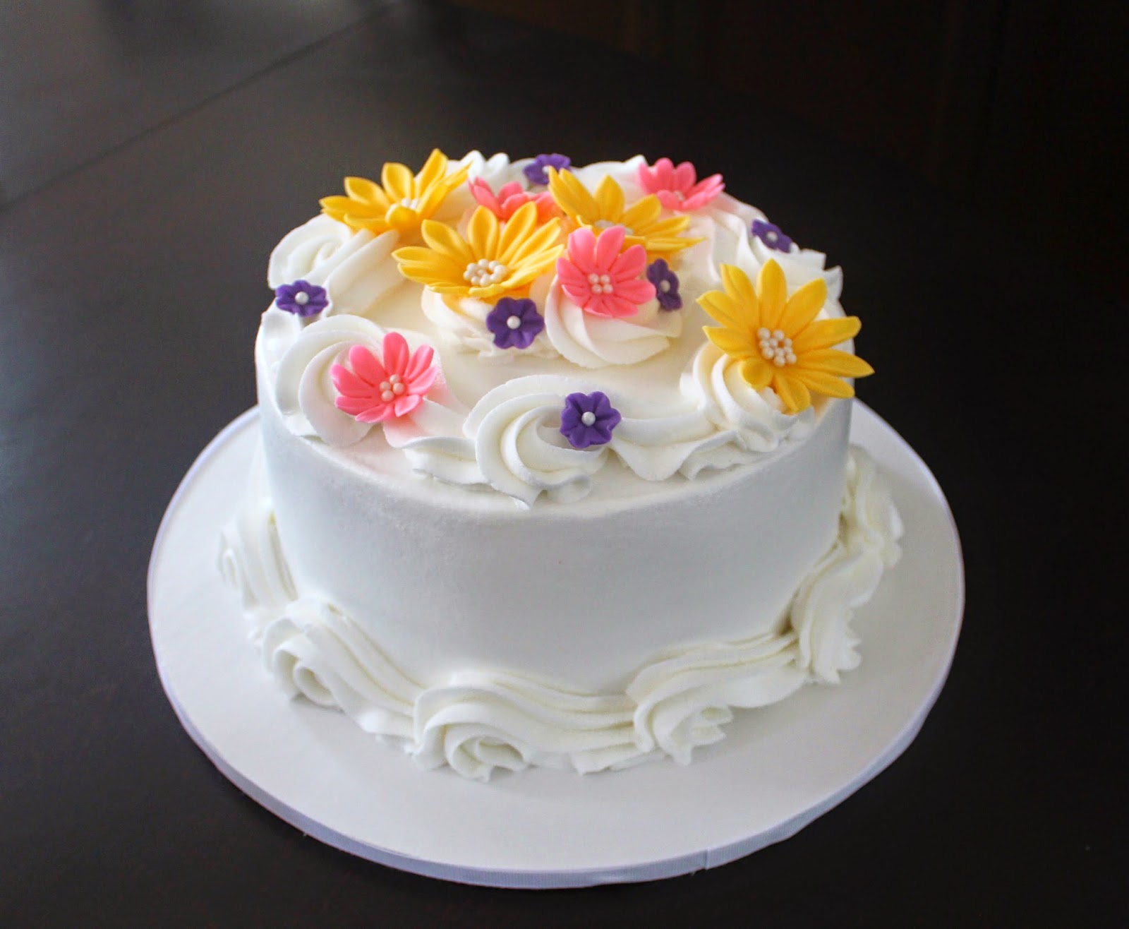 Creative Cakes by Lynn: Spring flowers cake