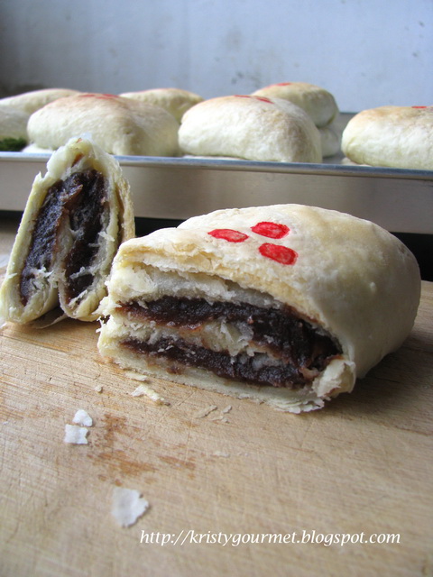 Teochew Red Bean Puff 潮州豆沙酥饼