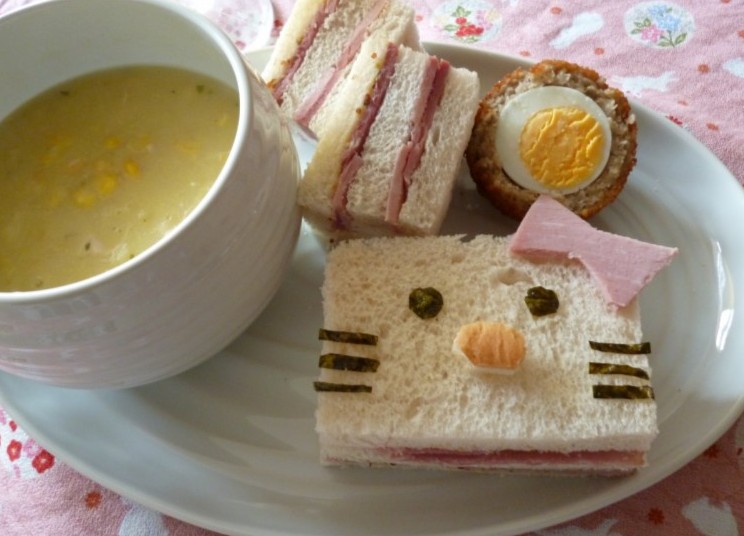 Juno's Happy Life in Style: Hello Kitty Breakfast