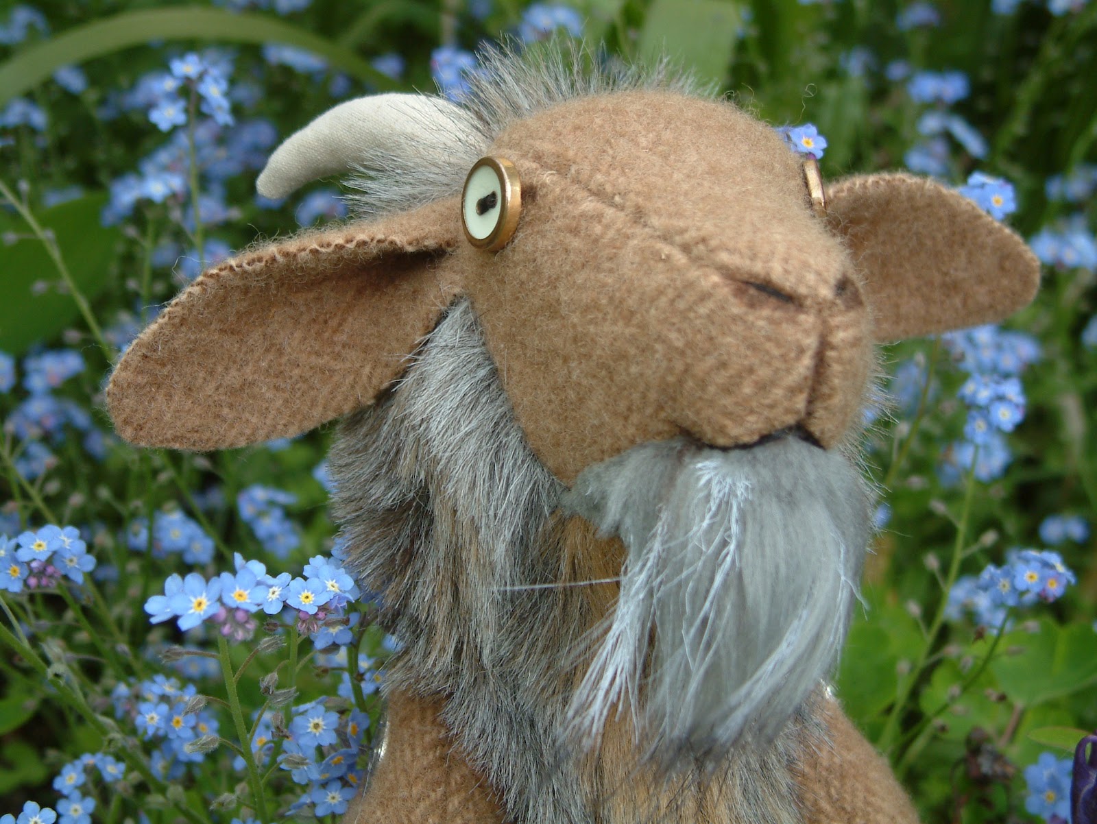 The Raggy Rat ...: Goat Doll - finished!