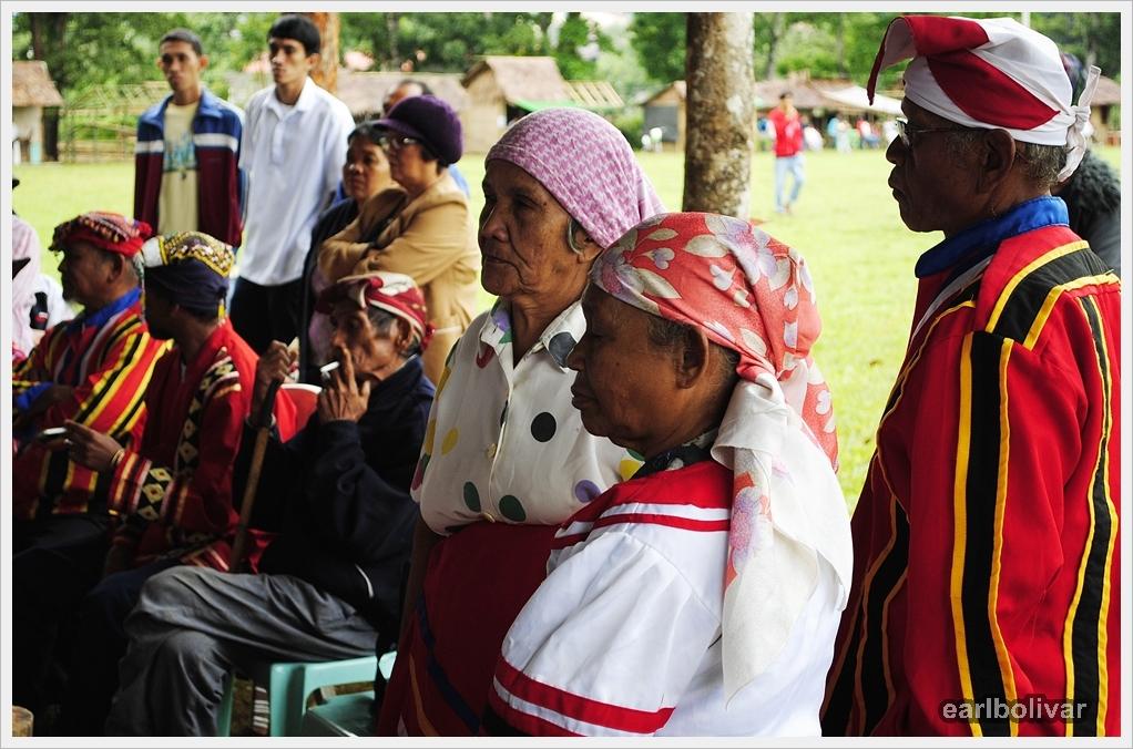 Bukidnon Photo Journal: Kaamulan Festival 2011: The Pamuhat Ritual