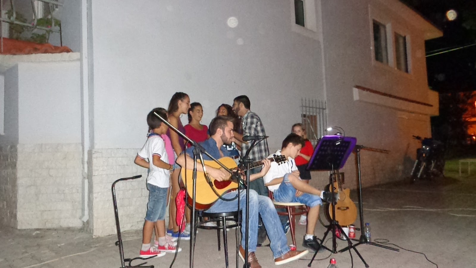 την Δημιουργια Προτυπης Παιδικης Χαρας Περιμενουν τα Παιδια του ...