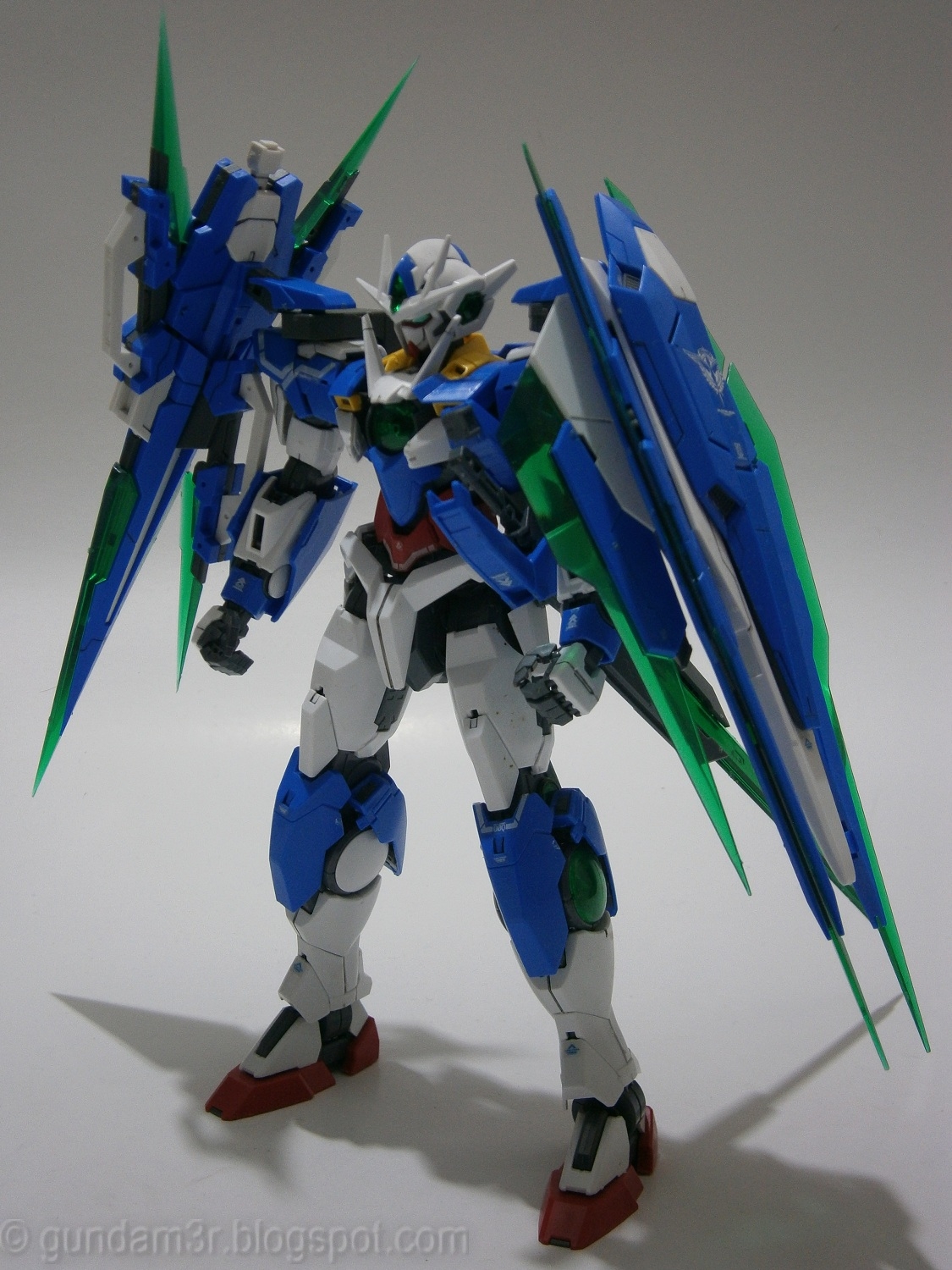 Add On: GN Sword IV Full Saber for Gundam 00 Quanta MG Review Part 1