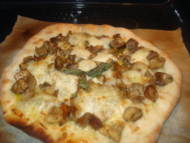 Pizza with Porcini mushrooms (Pizza ai funghi porcini)