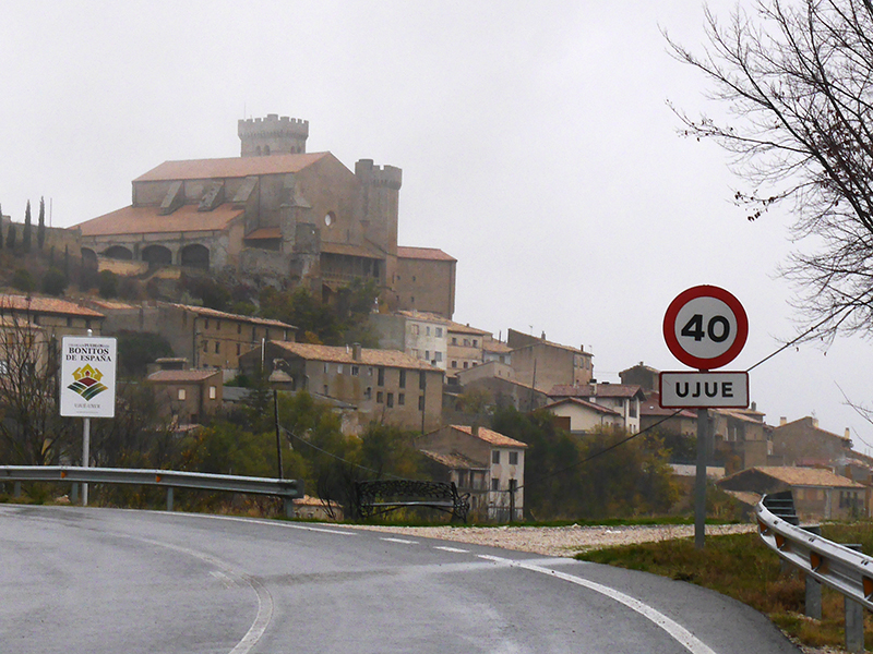 Castillo de Uxue (Ujué), Txutxu (932 m) desde el Alto de Lerga. 18/11 ...