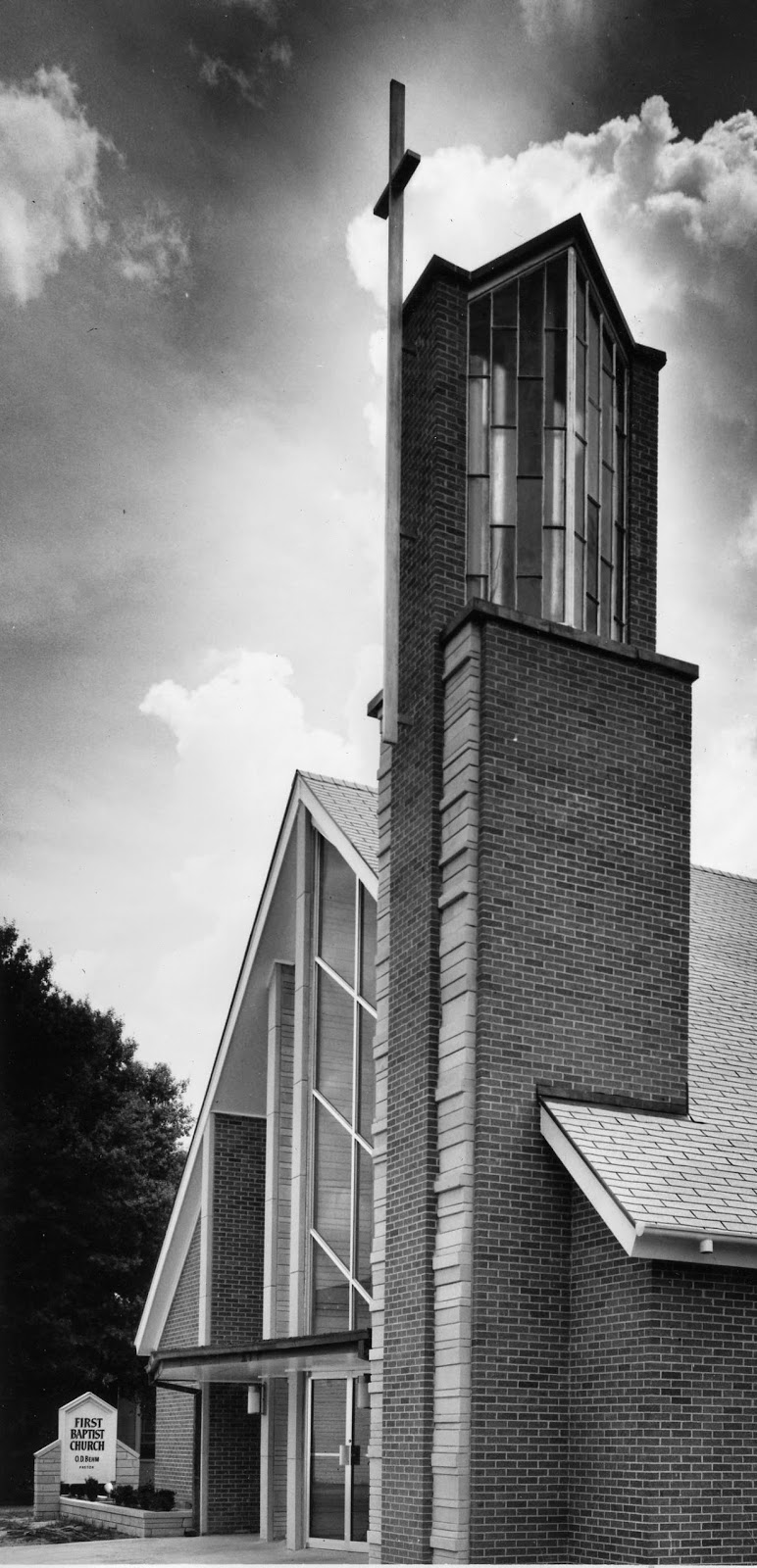 LOGANSPORT -- OUR TOWN: THE HISTORY OF THE FIRST BAPTIST CHURCH OF ...